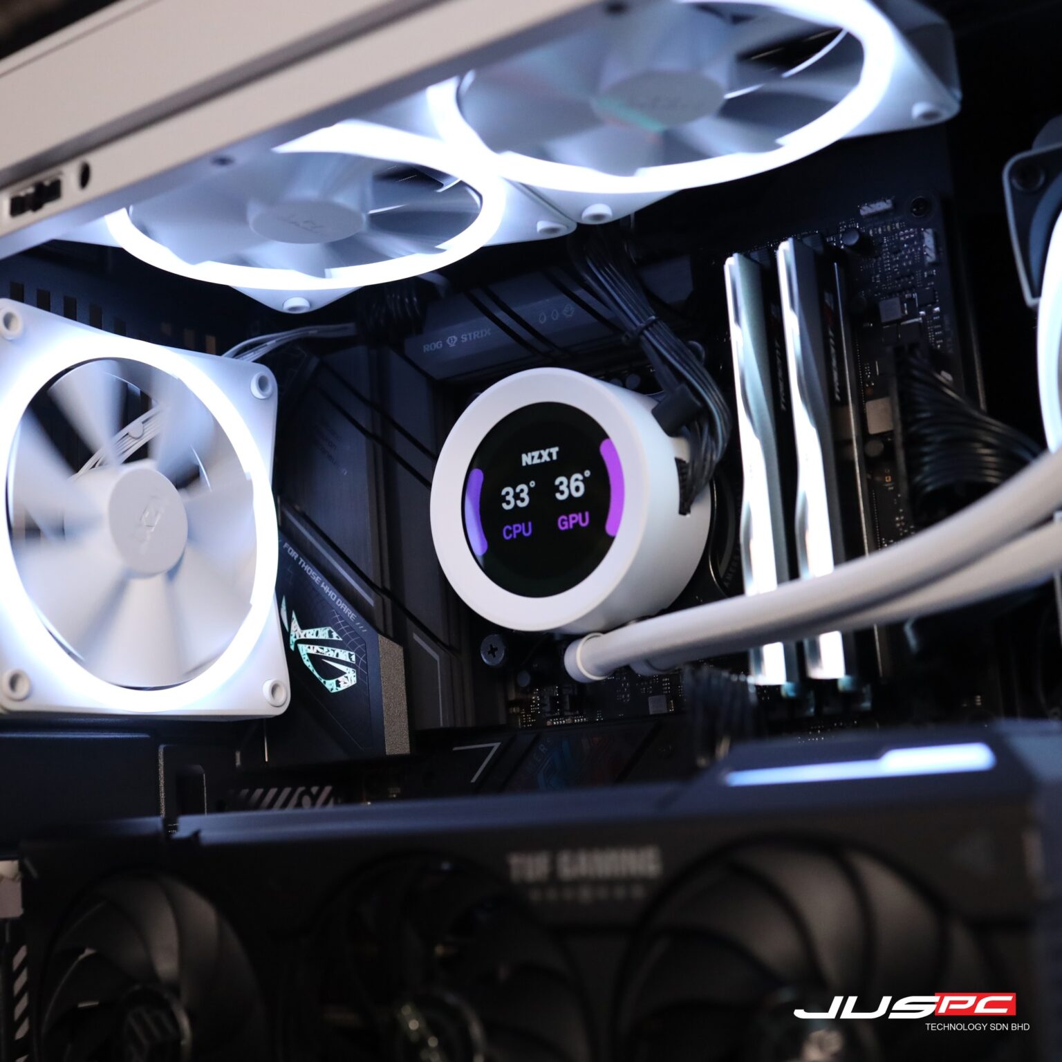 【Hyte Y40 Black & White Gaming Build - A Sleek And Powerful Machine ...